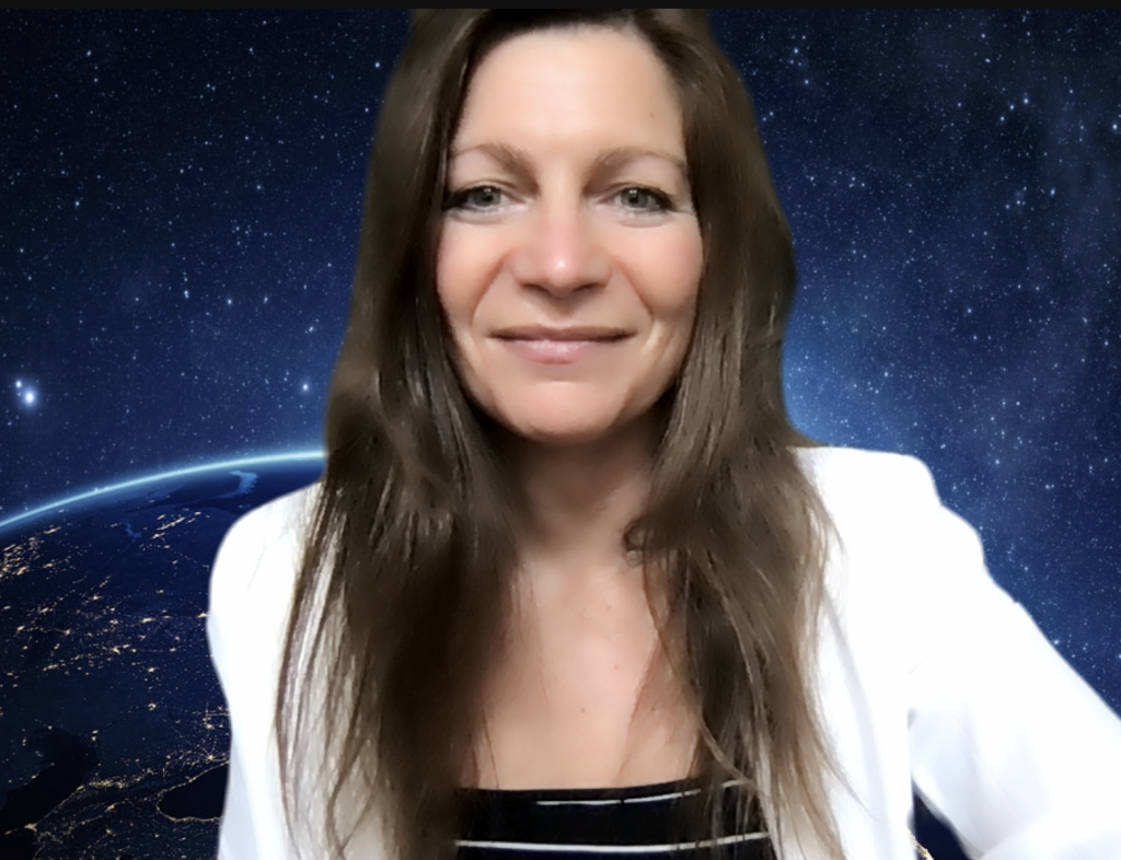 Marie-Cécile Piro - Careers in Astroparticle Physics